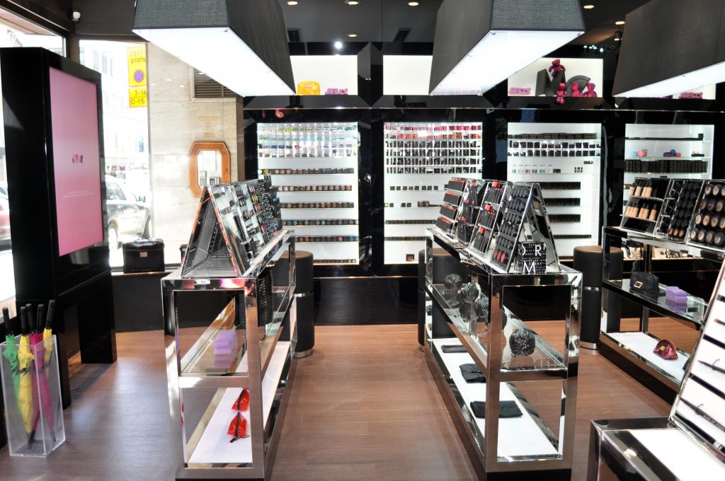 MAKE UP STORE – Sweden & globally - m2display