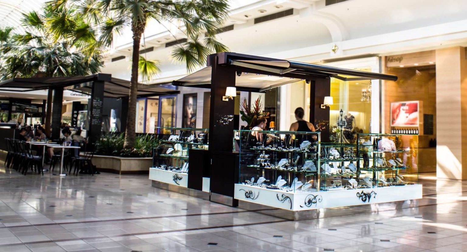 Minimalist Glass Jewelry Kiosk – Premium Display by M2 Display - m2display